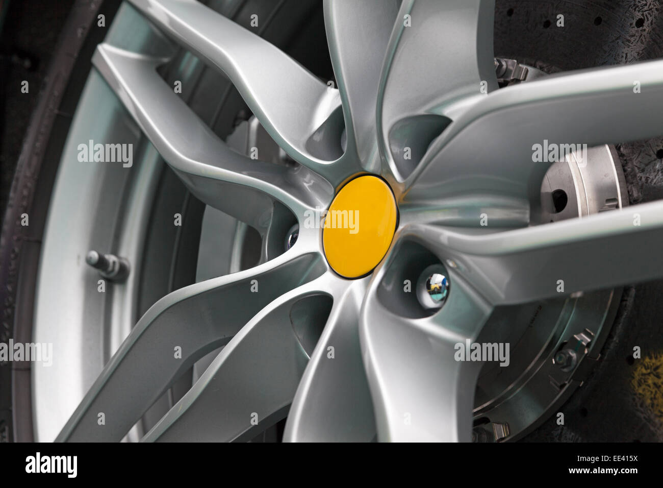 Car wheel tire from disk hi-res stock photography and images - Alamy