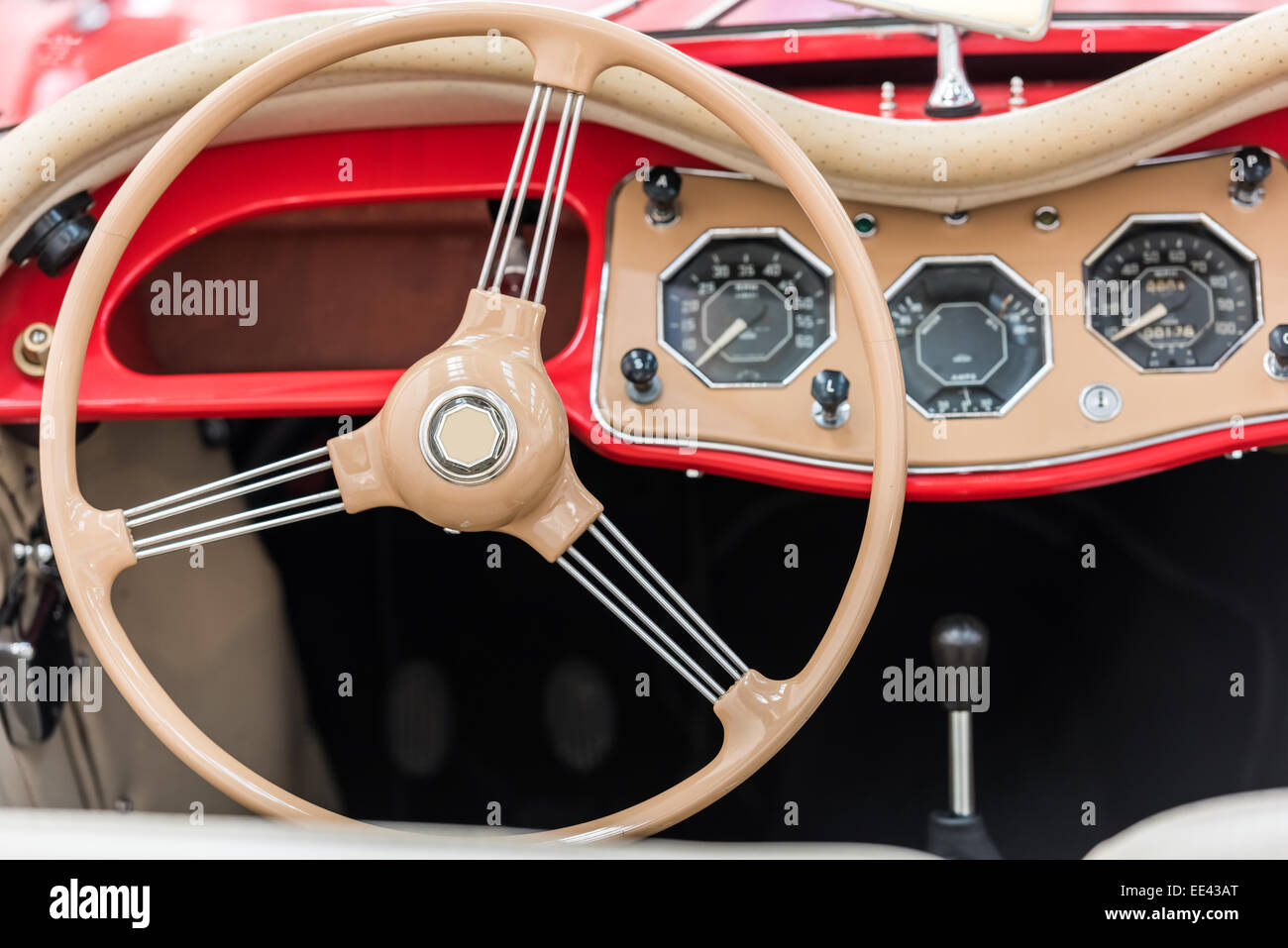 Old dashboard dials hi-res stock photography and images - Alamy