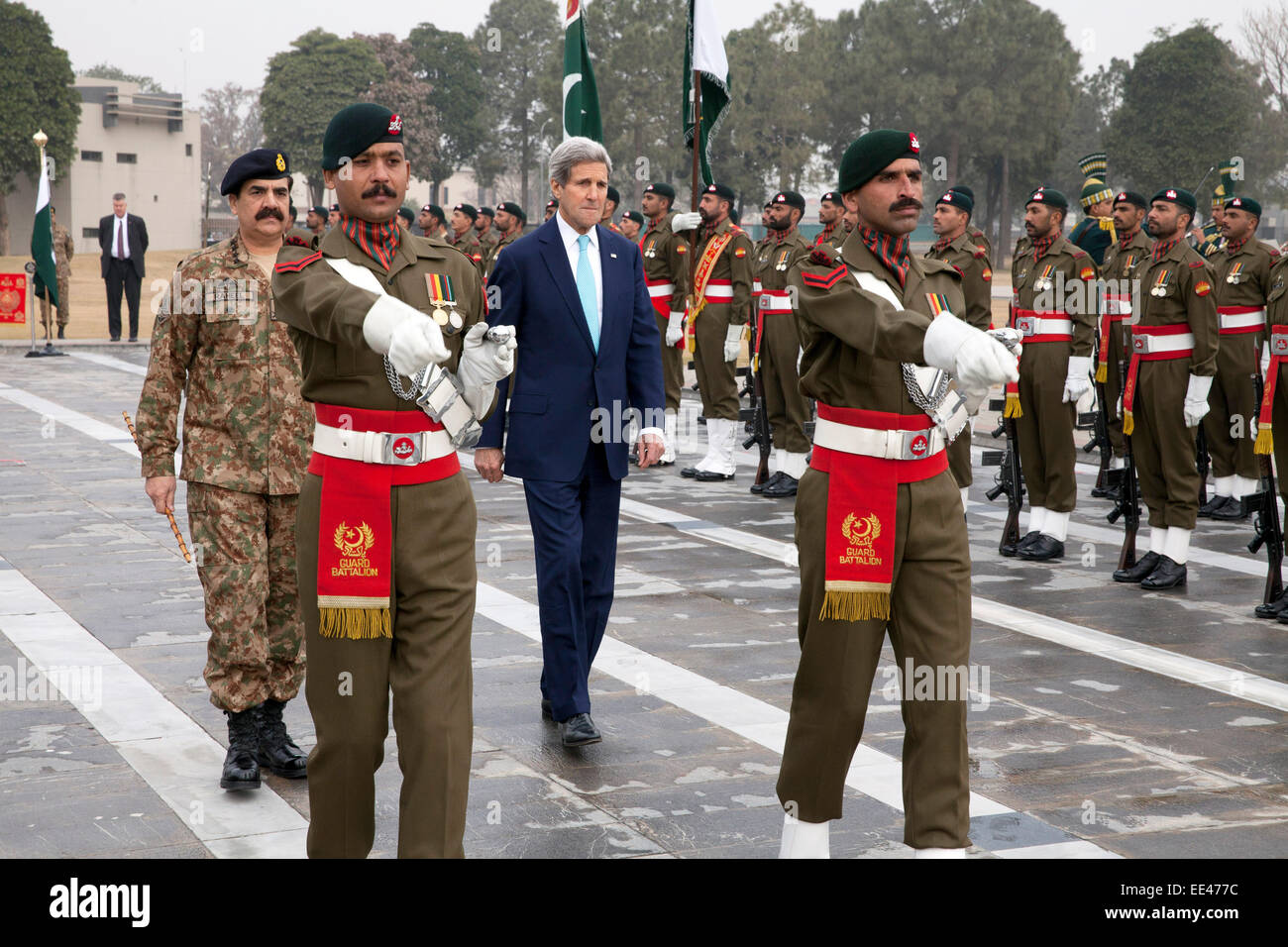 Pakistani army chief staff general hi-res stock photography and images ...