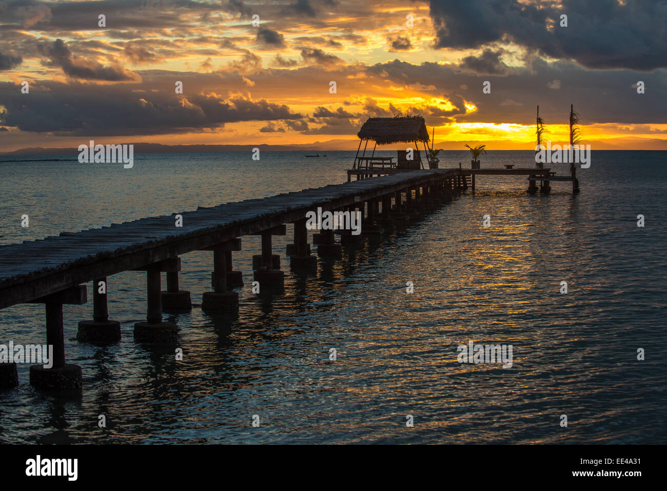 Tropical island pier hi-res stock photography and images - Alamy