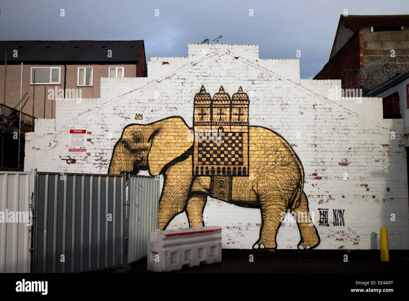 Coventry elephant golden artwork hi-res stock photography and images ...