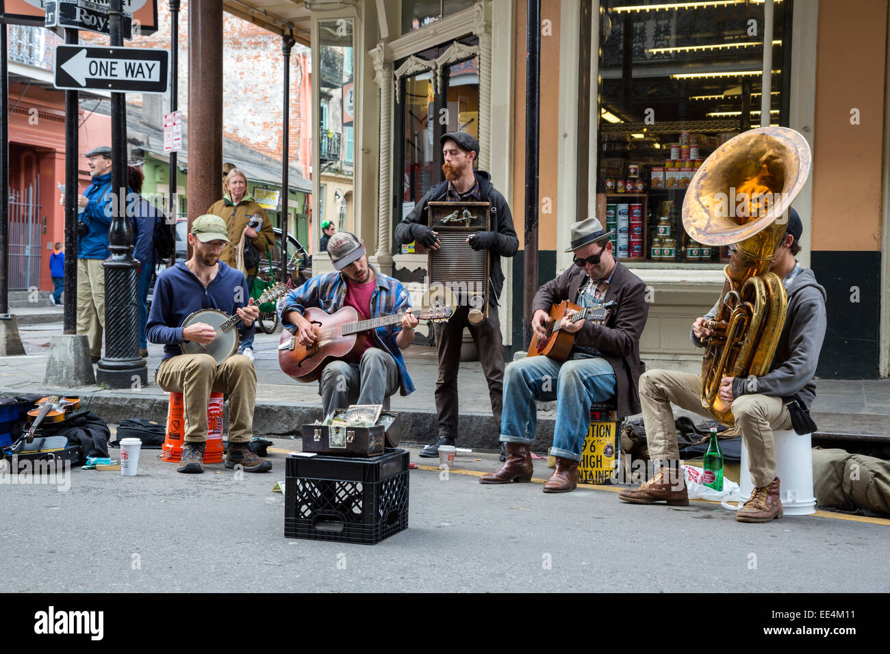 Street performers musicians hi-res stock photography and images - Alamy