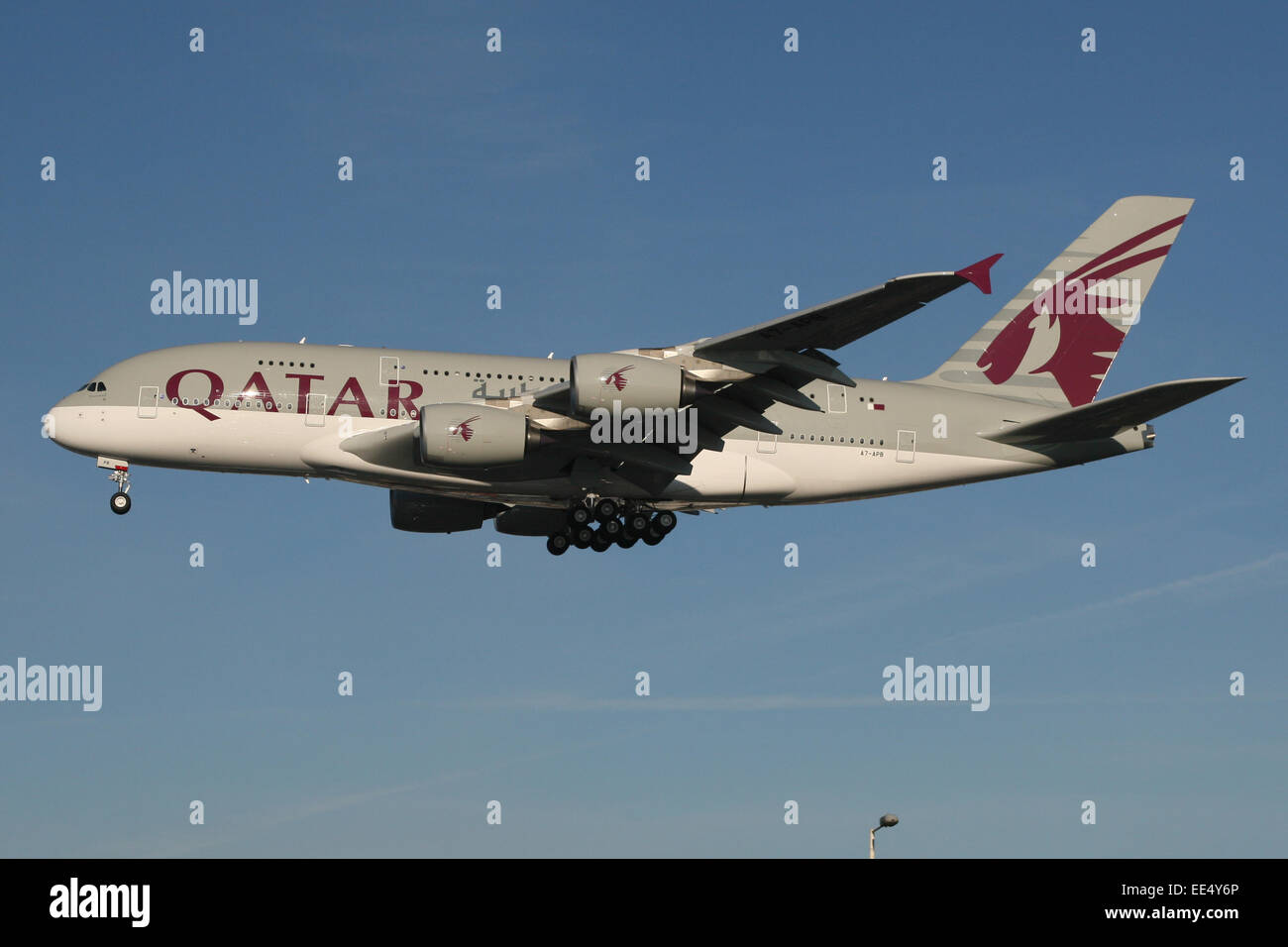 Qatar airways a380 hi-res stock photography and images - Alamy