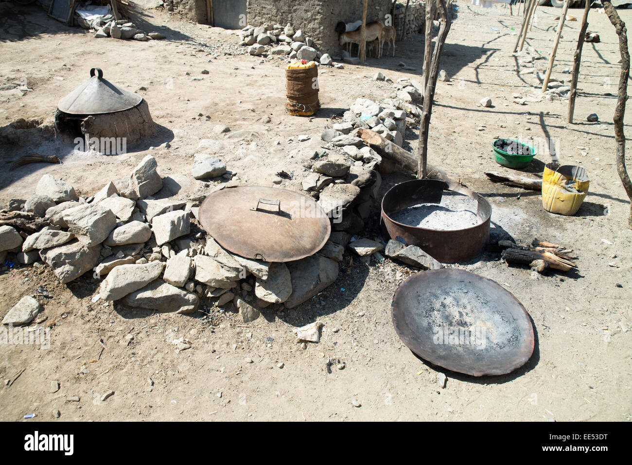 Kitchen on the street, Mekele, Ethiopia Stock Photo - Alamy