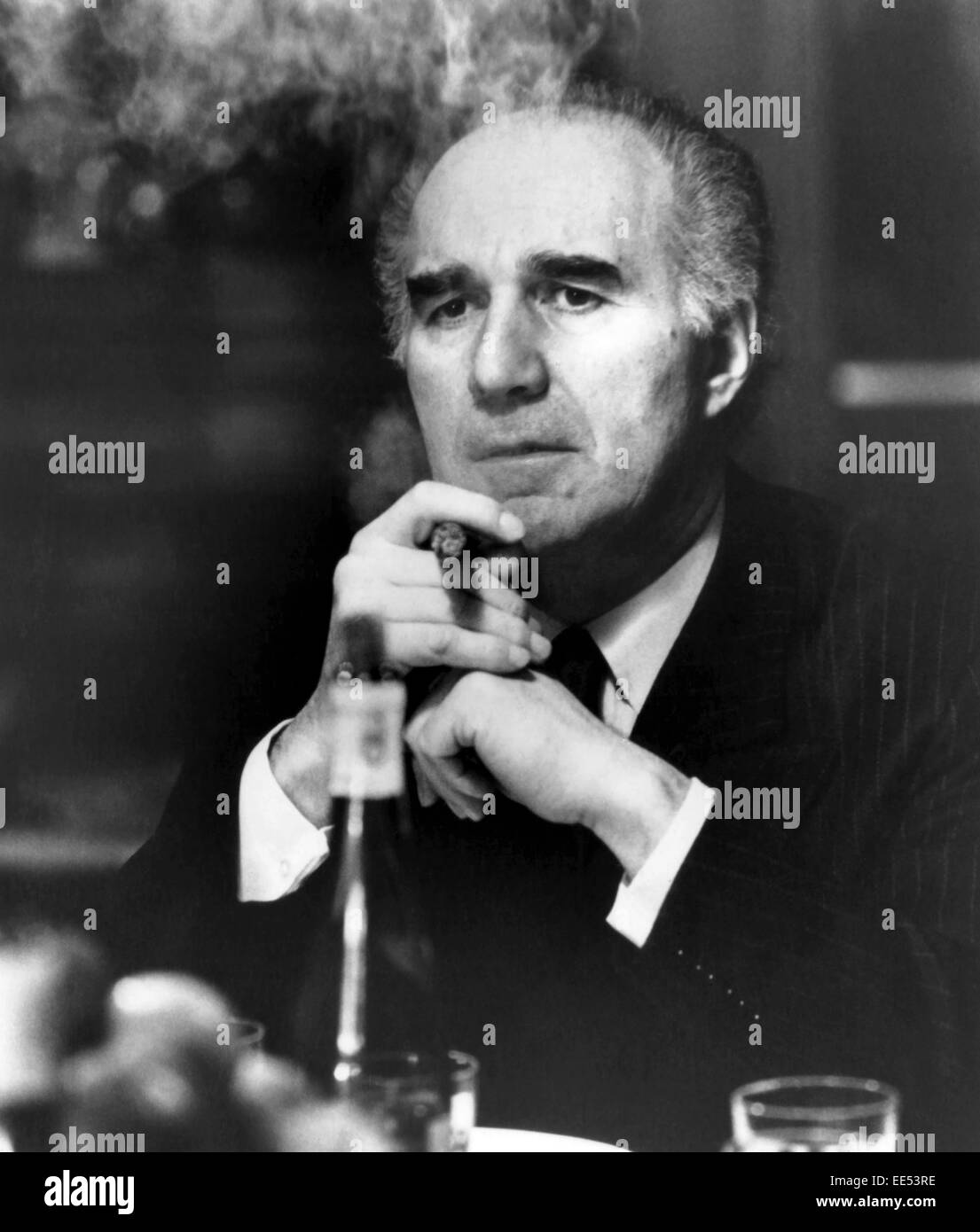 Cigar smoking actor hi-res stock photography and images - Alamy