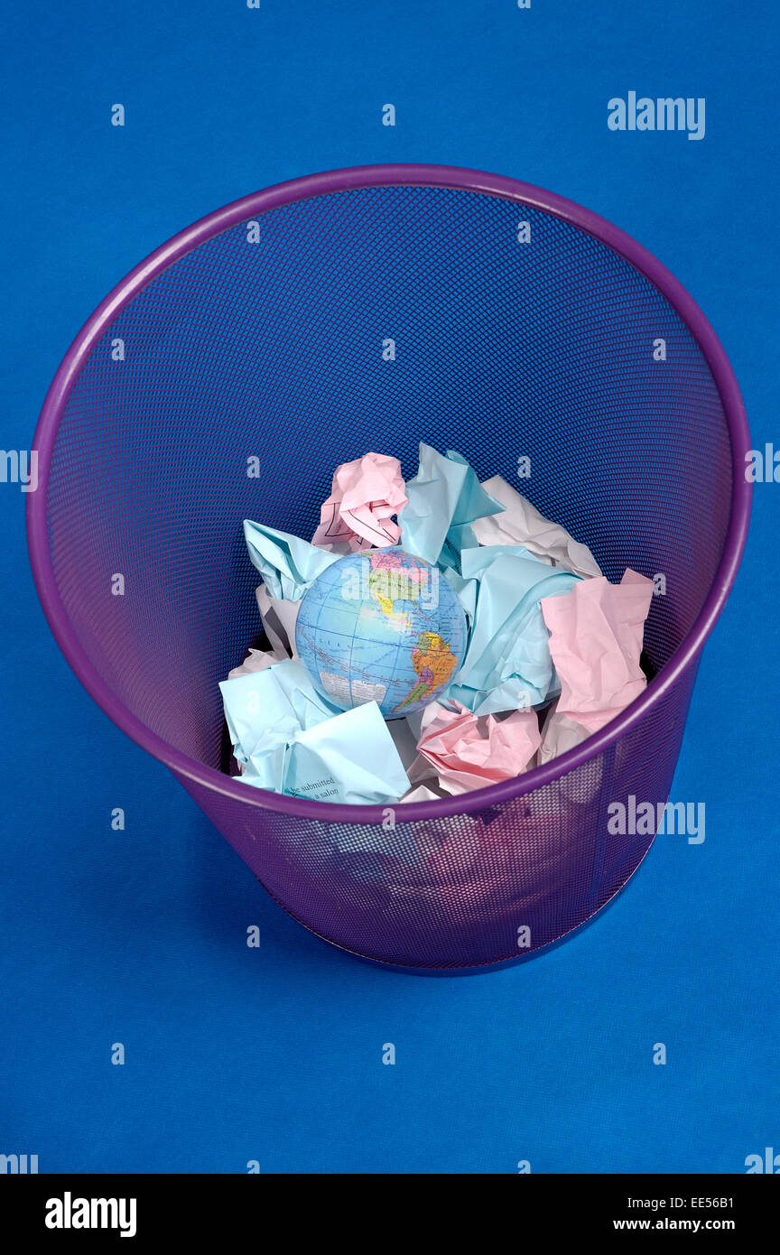 Throw away world hi-res stock photography and images - Alamy