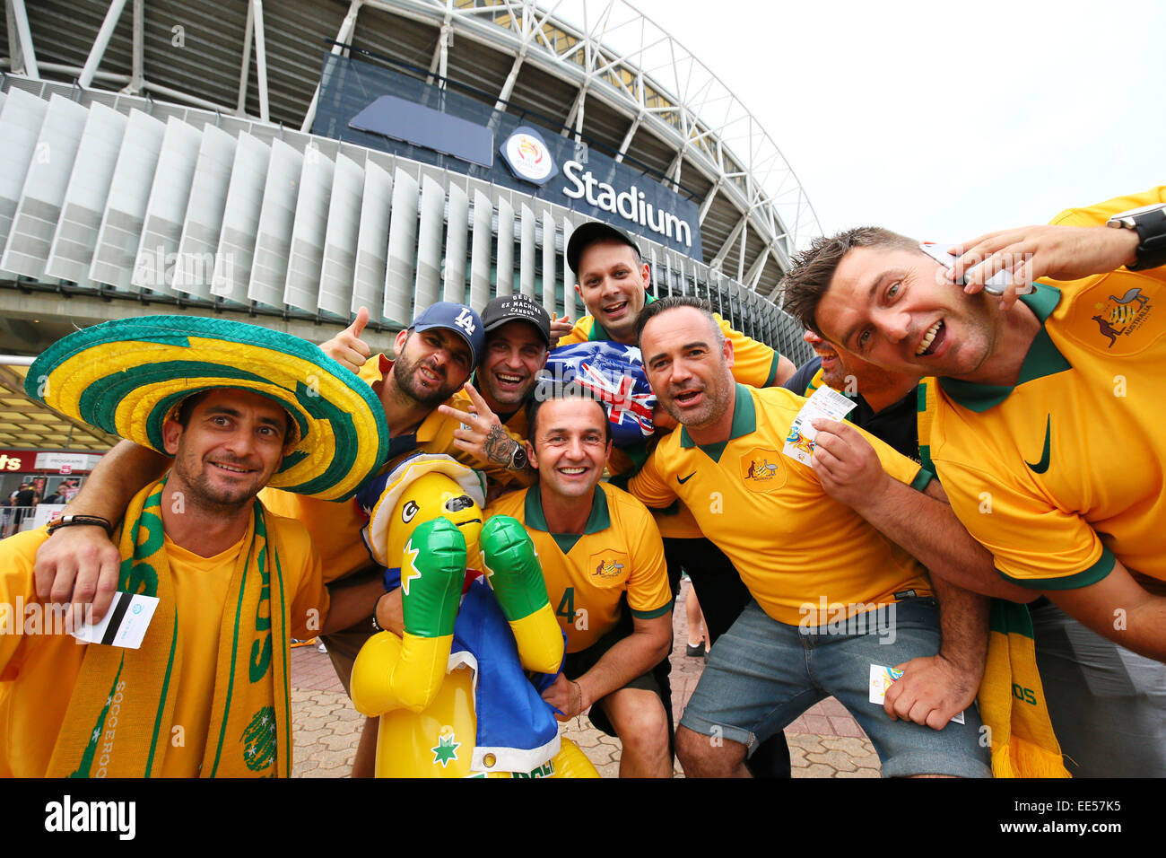 Australia soccer fans hi-res stock photography and images - Alamy