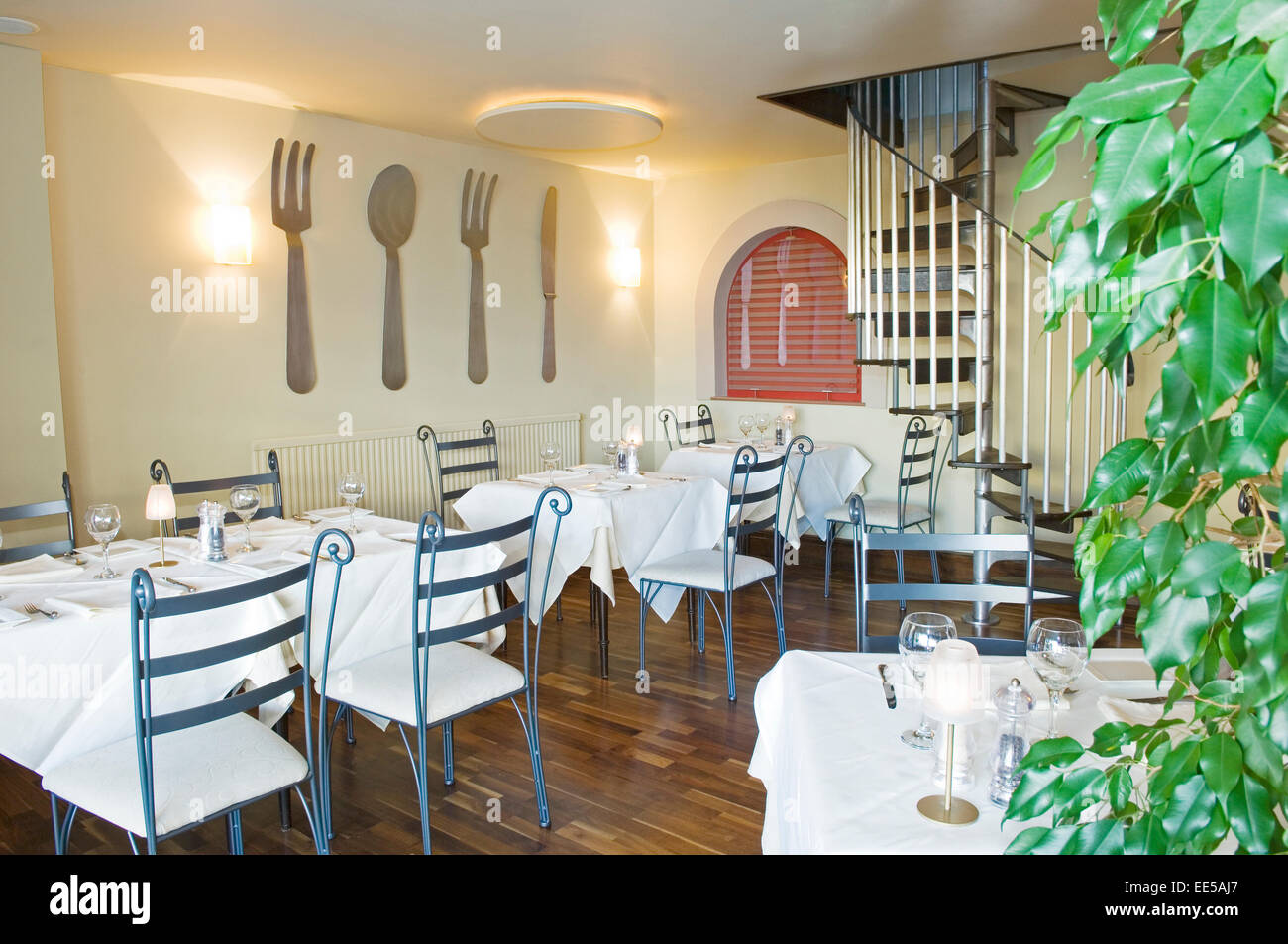 Interior of Italian restaurant Stock Photo - Alamy