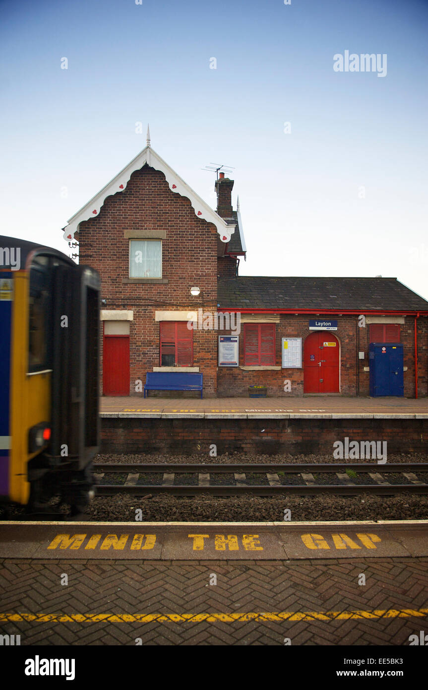 Railway line in urban hi-res stock photography and images - Alamy