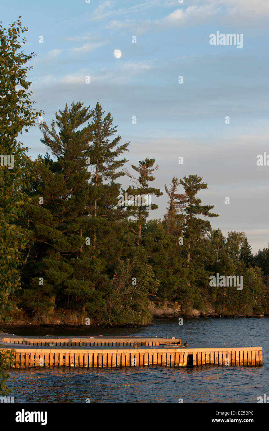 Lakeside lake hi-res stock photography and images - Alamy