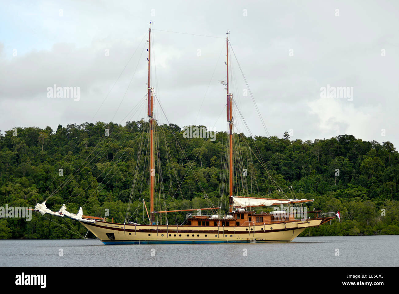 Scenic view of Lamima sailing boat in Batanta Island Raja Ampat ...