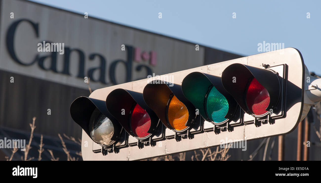 Traffic signals hi-res stock photography and images - Alamy