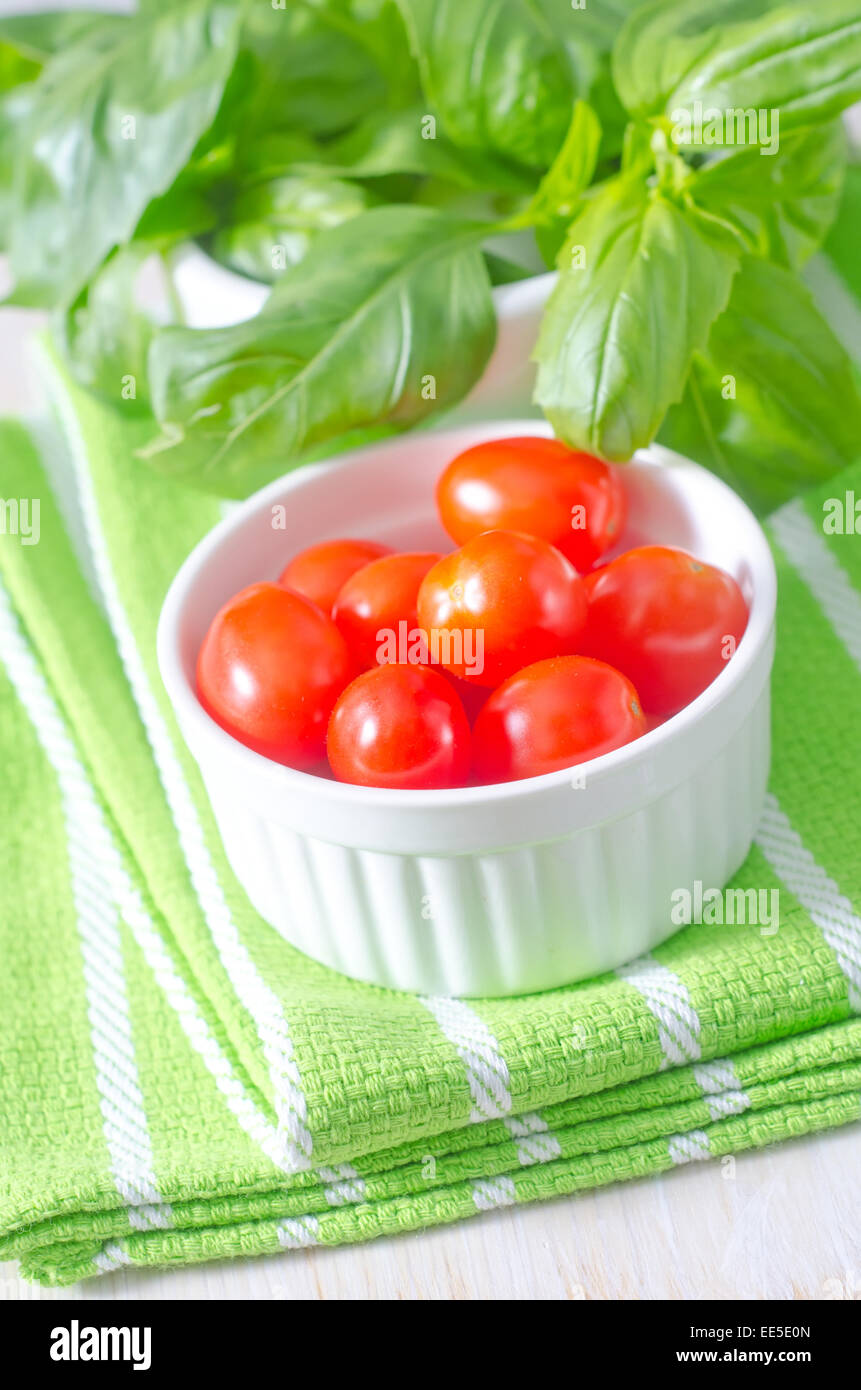 basil and tomato Stock Photo - Alamy