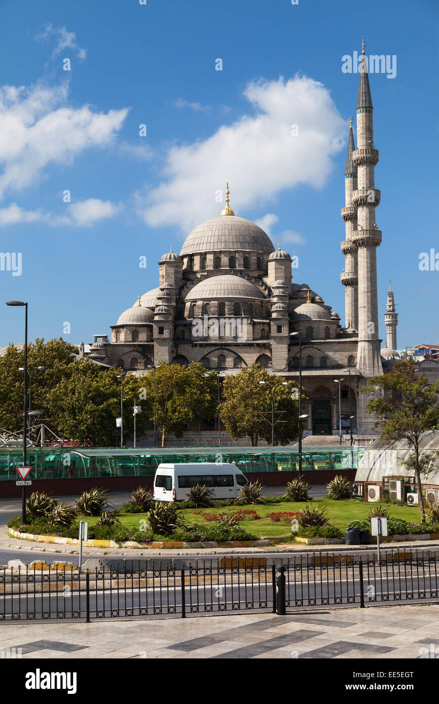 New Mosque (Yeni Camii) in Istanbul, Turkey Stock Photo - Alamy