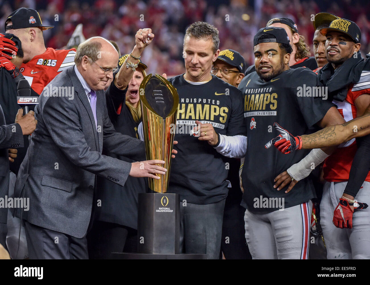 Ohio State head coach Urban Meyer and wife, Shelly celebrate during the ...