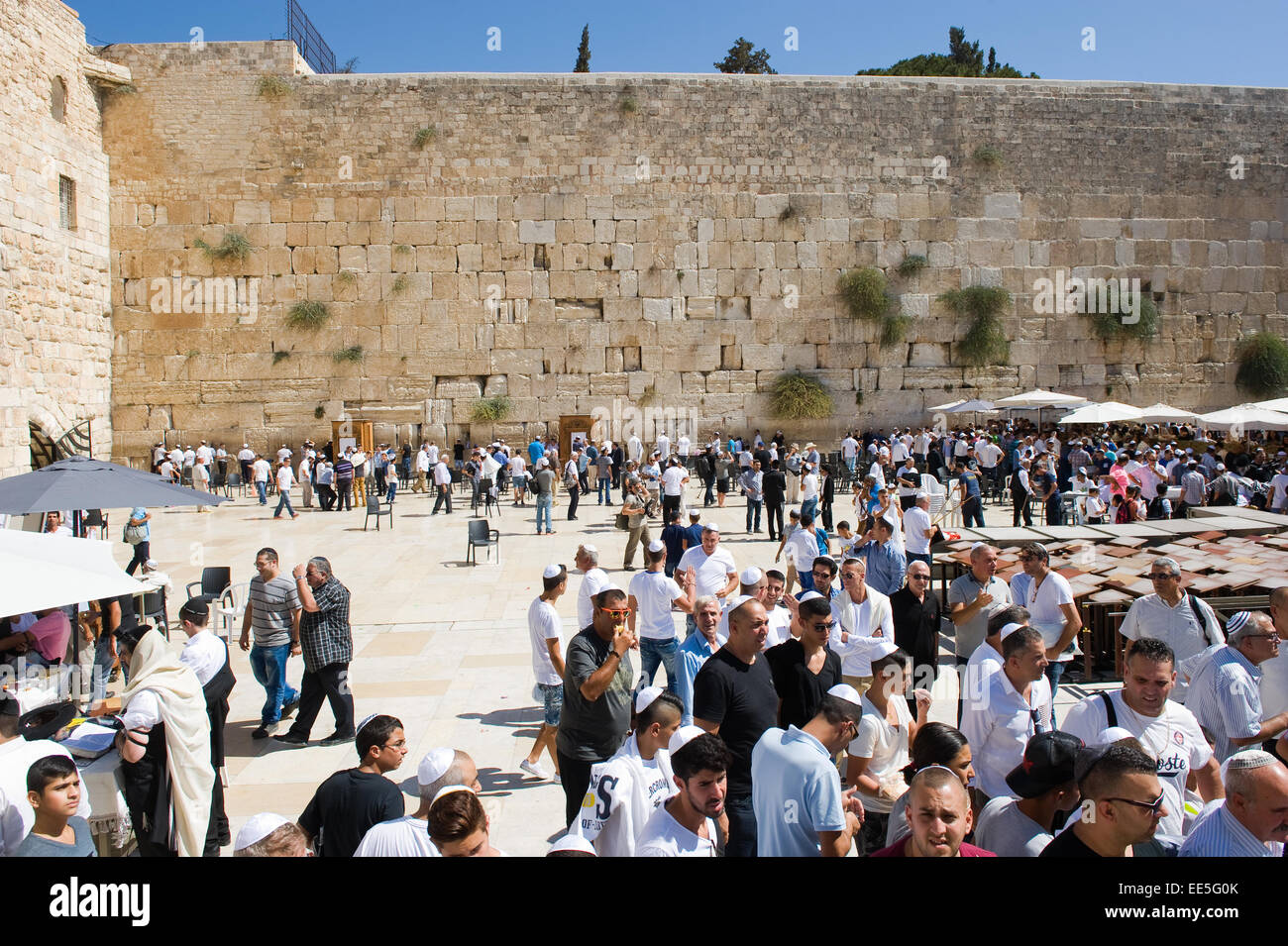 Jewish people hi-res stock photography and images - Alamy