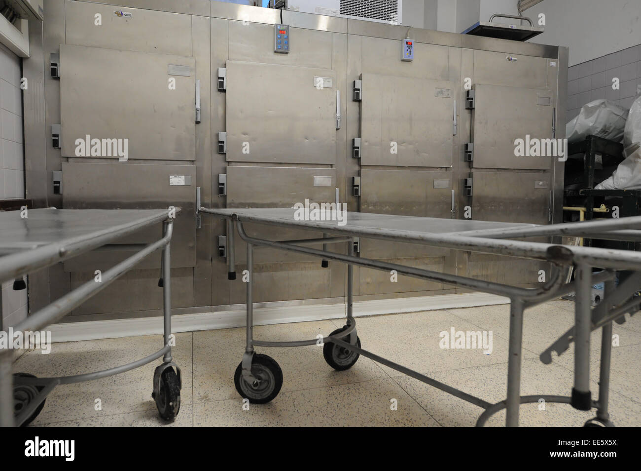 Morgue doors hi-res stock photography and images - Alamy