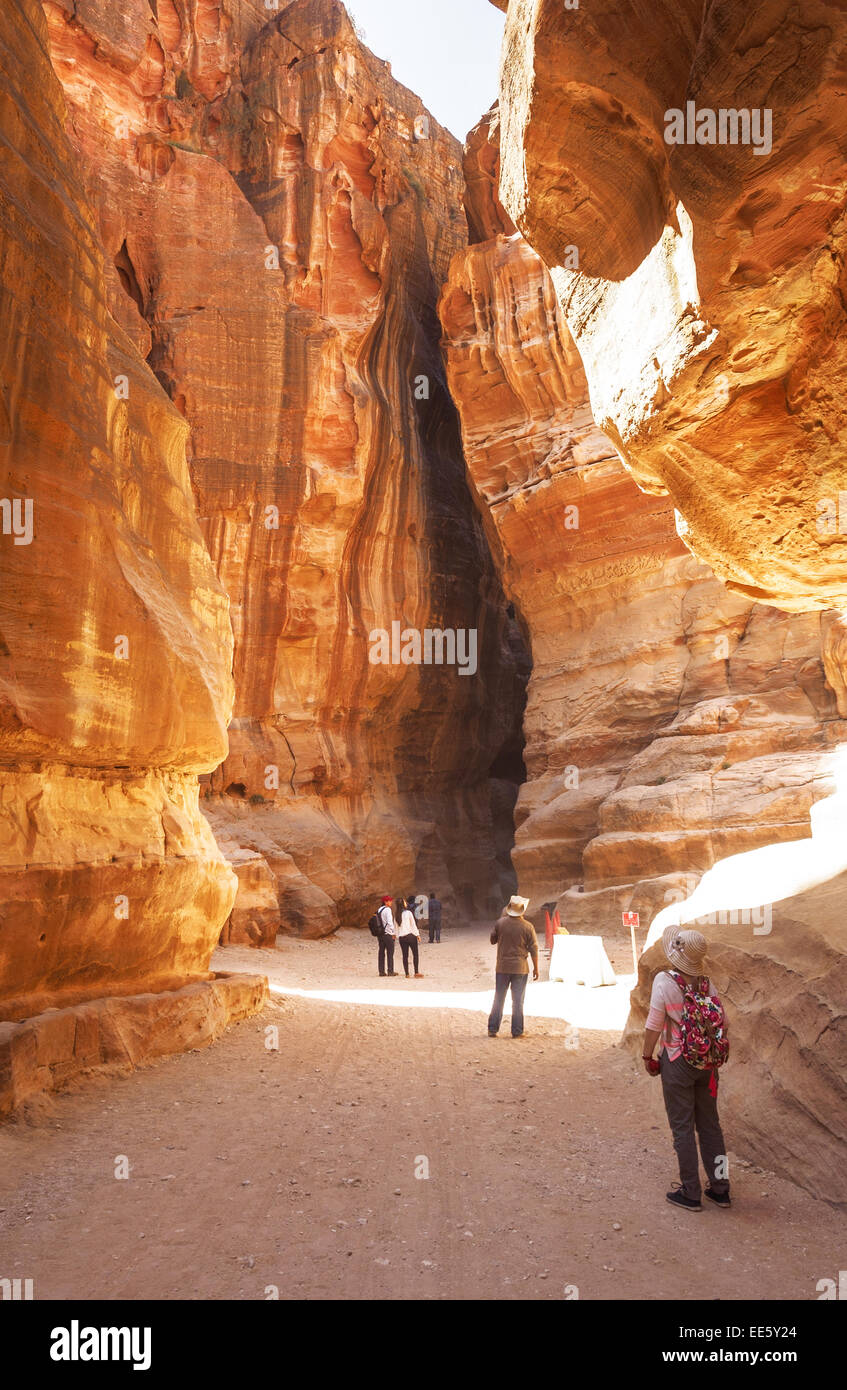 View along the Siq on the way to Petra, Jordan Stock Photo - Alamy