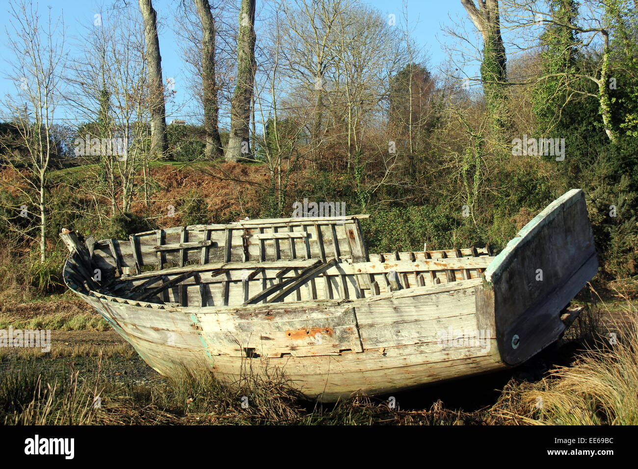 Wooden Shipwreck Stock Photos & Wooden Shipwreck Stock Images - Alamy