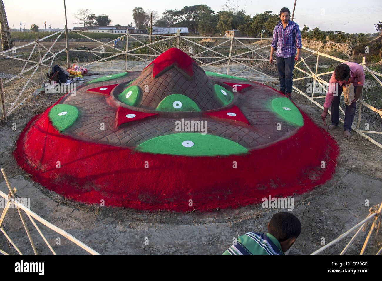 Traditional assamese hat hi-res stock photography and images - Alamy