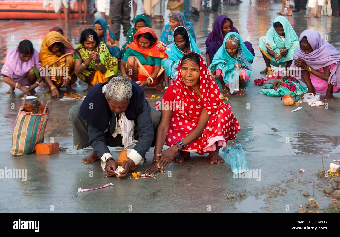 Indian hindu devotees hi-res stock photography and images - Alamy