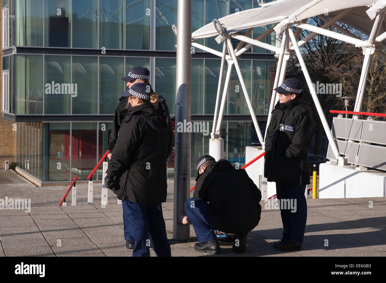 London boat show security hi-res stock photography and images - Alamy