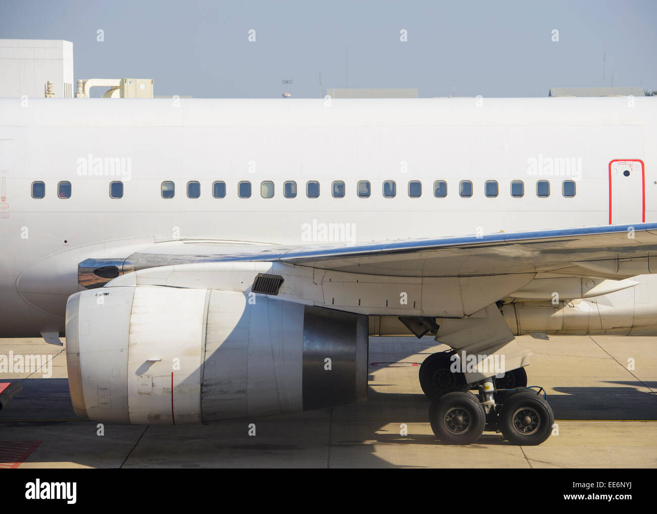 Jet engine side view hi-res stock photography and images - Alamy