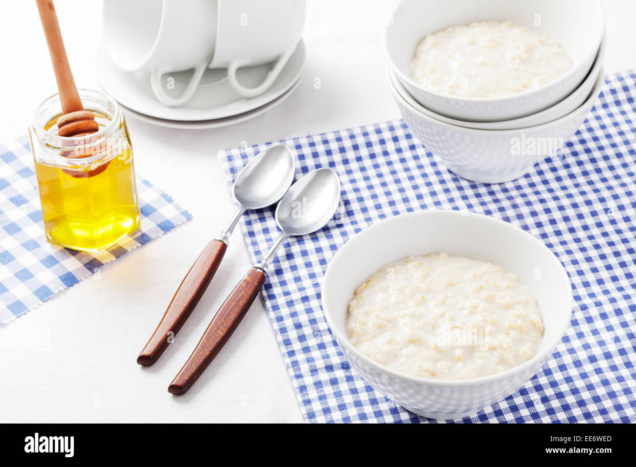 Porridge oats cereals hi-res stock photography and images - Alamy