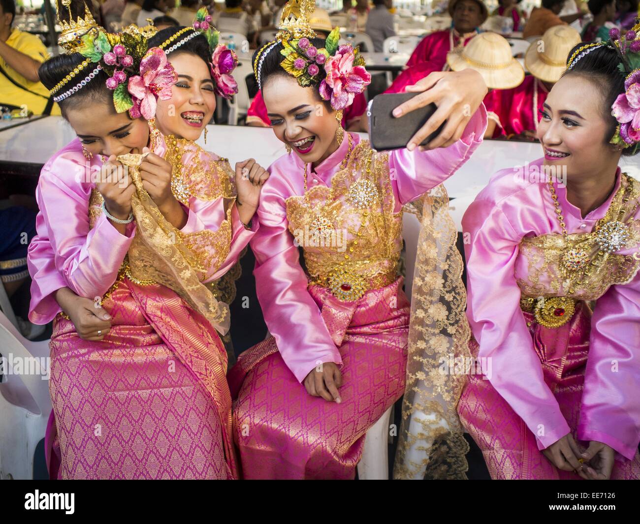 Jan. 14, 2015 - Bangkok, Thailand - Girls in traditional attire pose ...