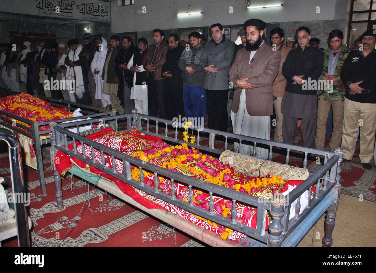 People offering funeral prayer of victims dead in roof collapse tragedy ...