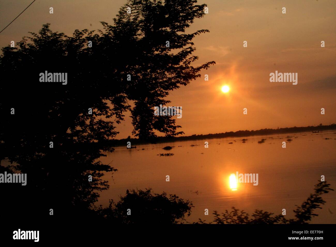 Bangladesh 2015. Sunset over Surma River in Sunamganj Stock Photo - Alamy