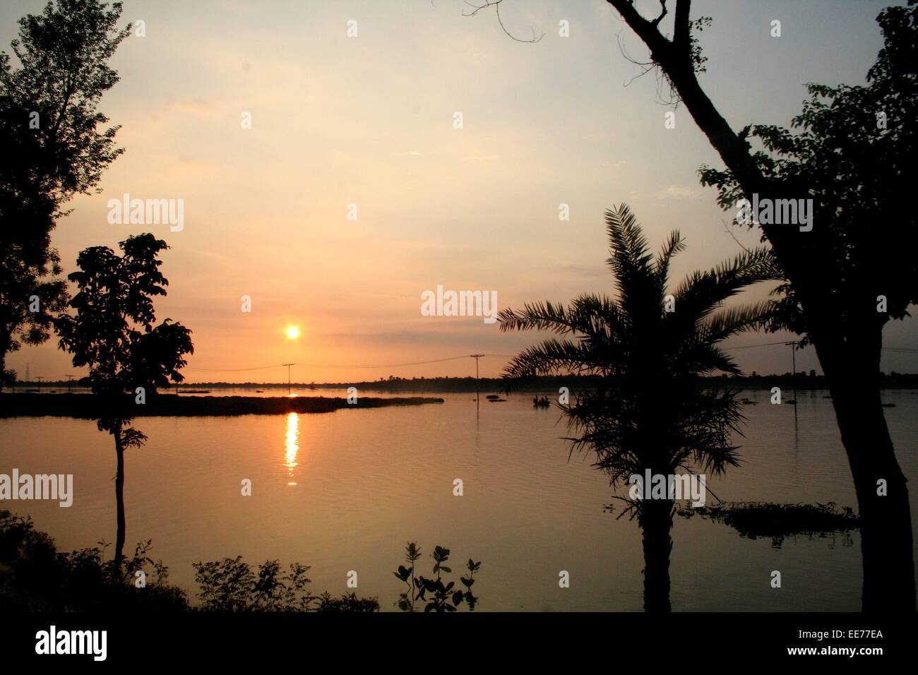 Bangladesh 2015. Sunset over Surma River in Sunamganj Stock Photo - Alamy