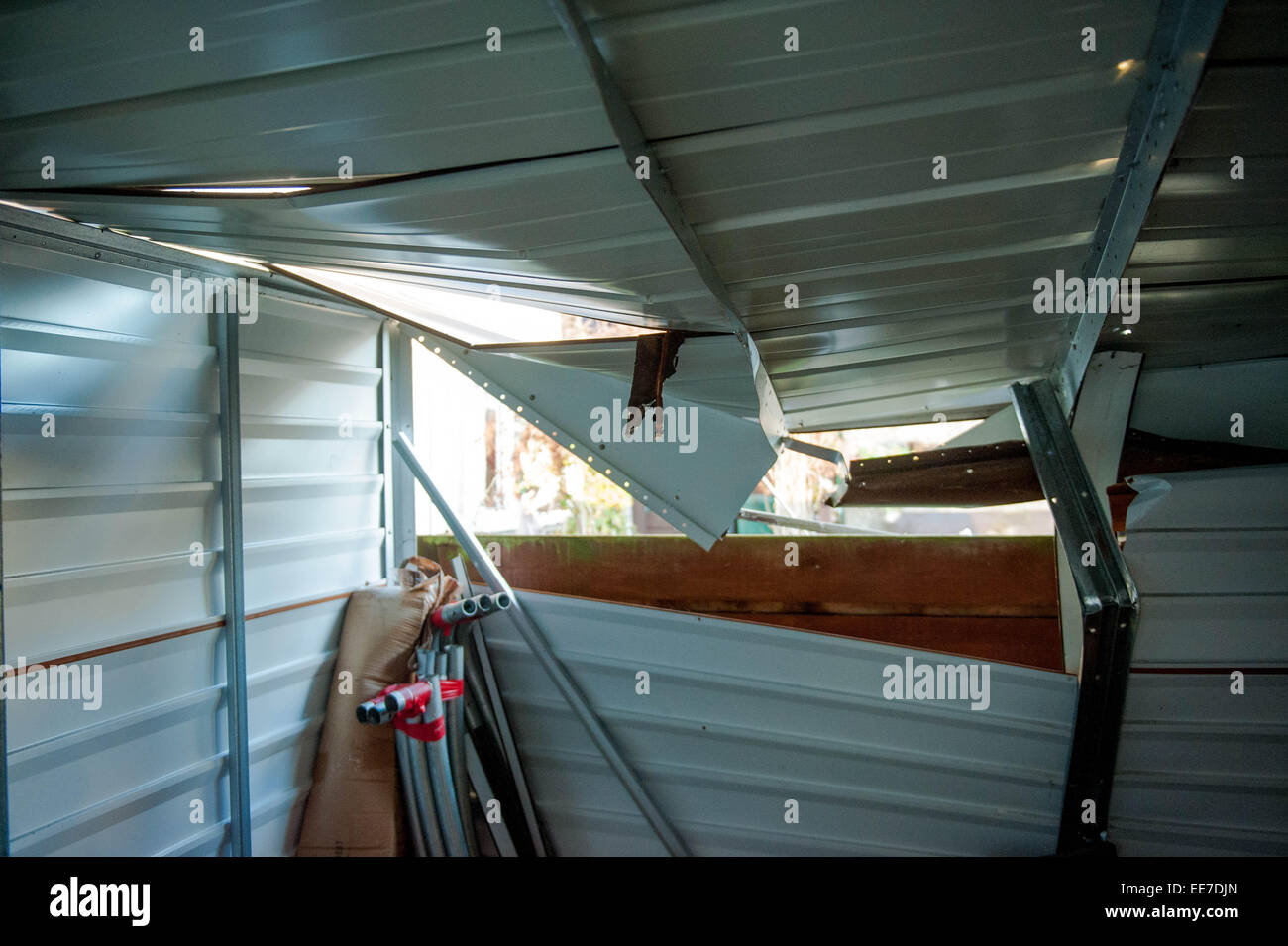 Building damage hi-res stock photography and images - Alamy
