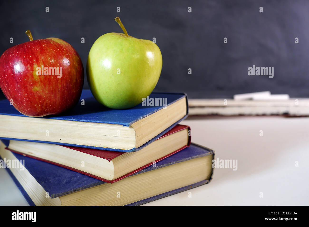 School textbooks pile hi-res stock photography and images - Alamy