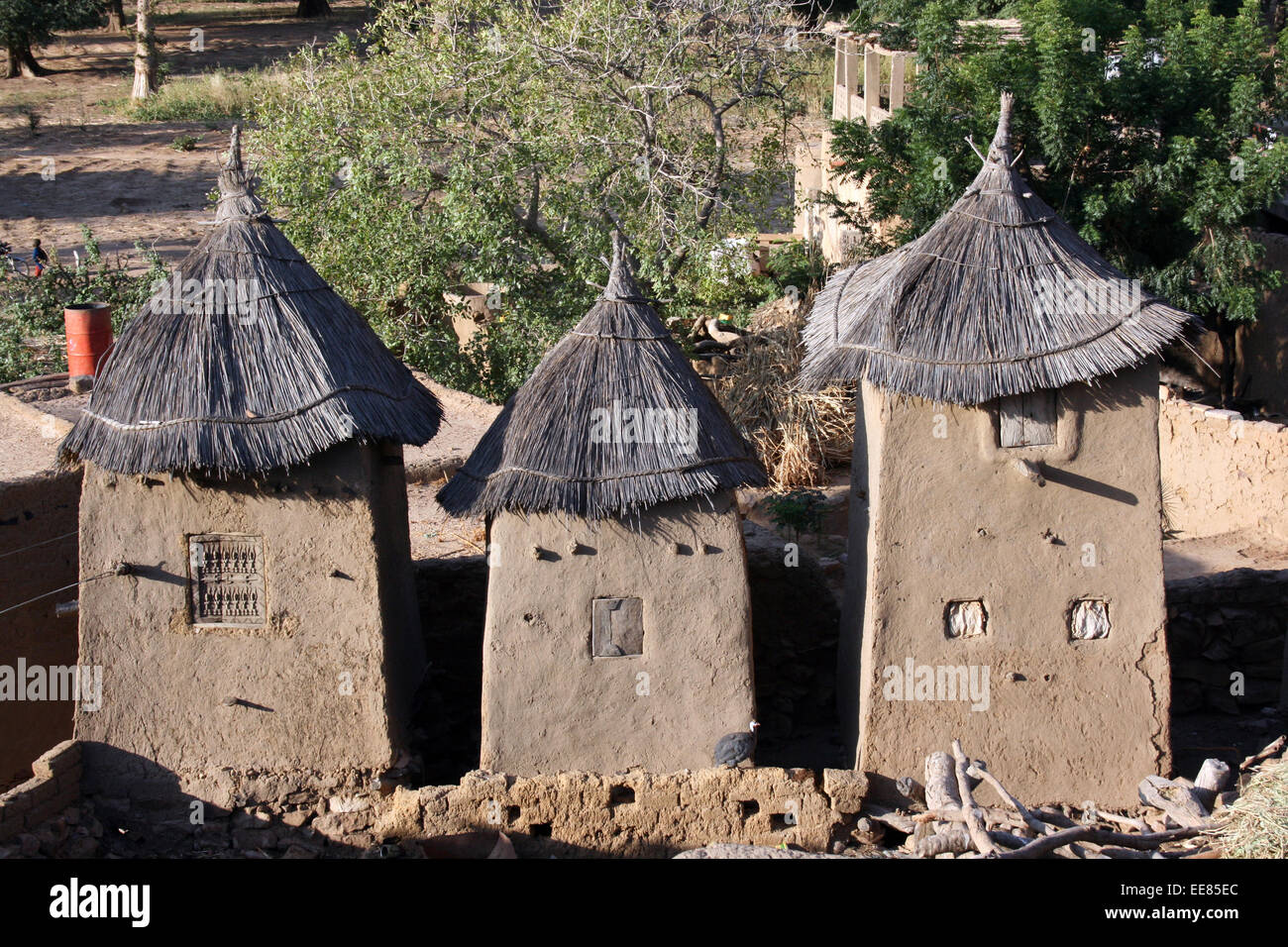 Traditional dogon country huts hi-res stock photography and images - Alamy
