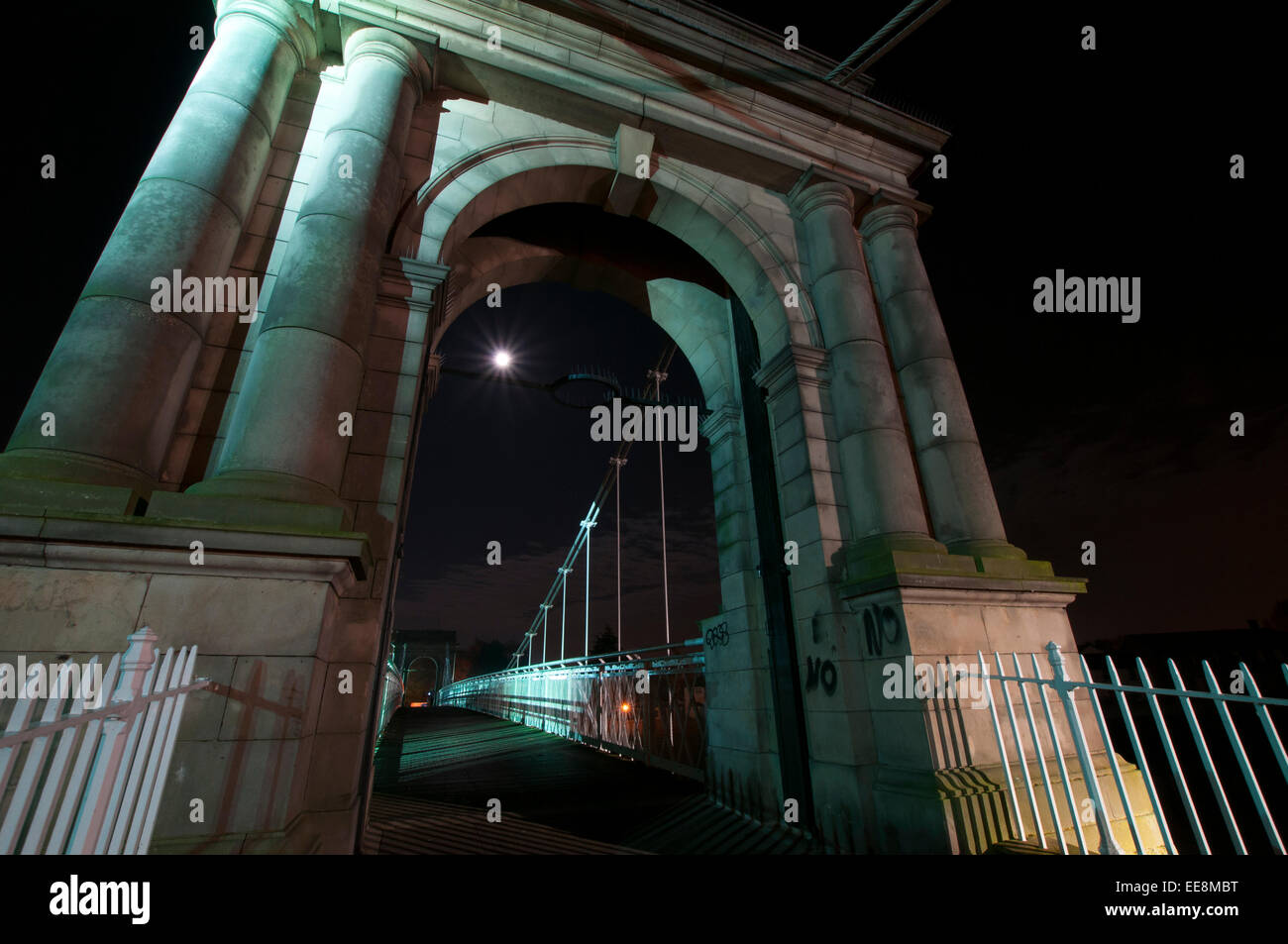 Wilford suspension bridge hi-res stock photography and images - Alamy