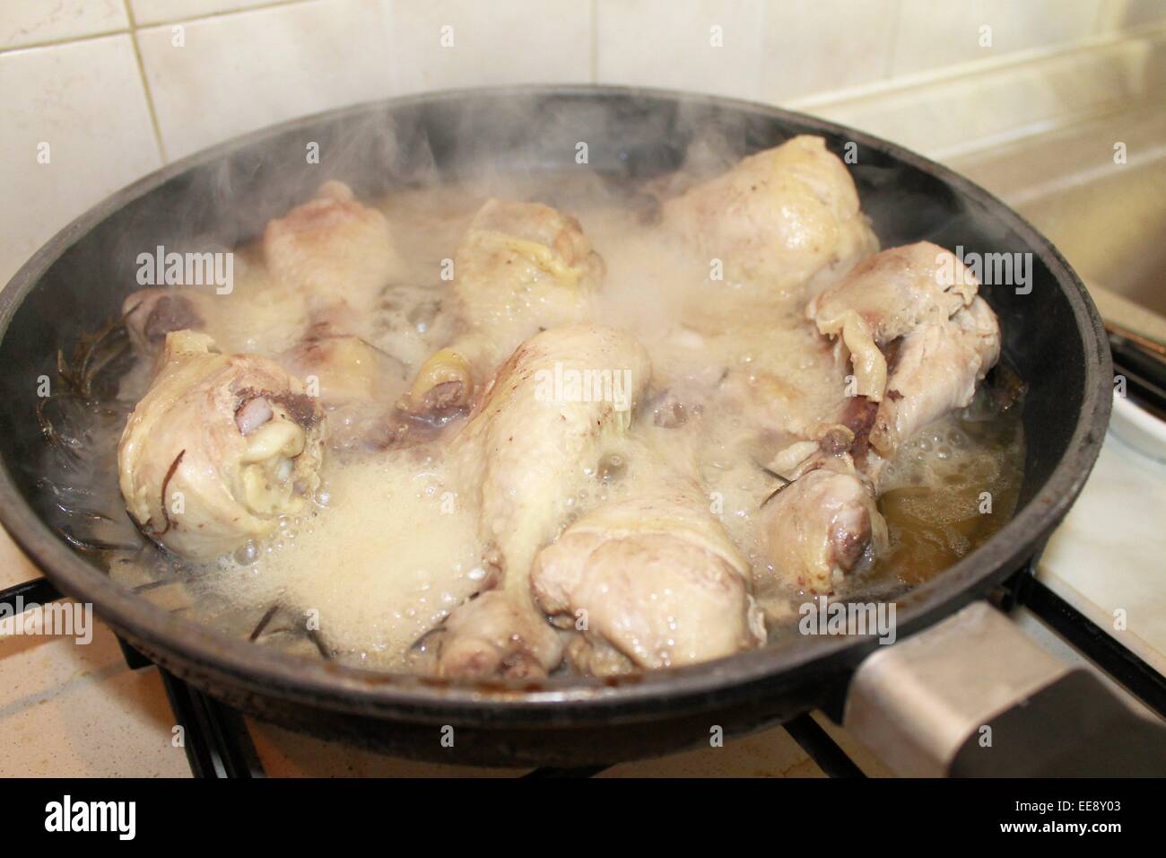 Pan cooked chicken hi-res stock photography and images - Alamy