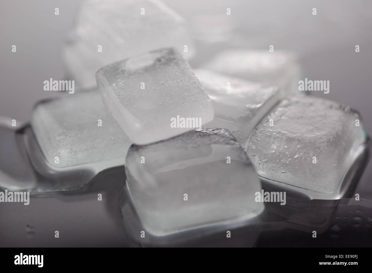 Ice cubes melting hi-res stock photography and images - Alamy