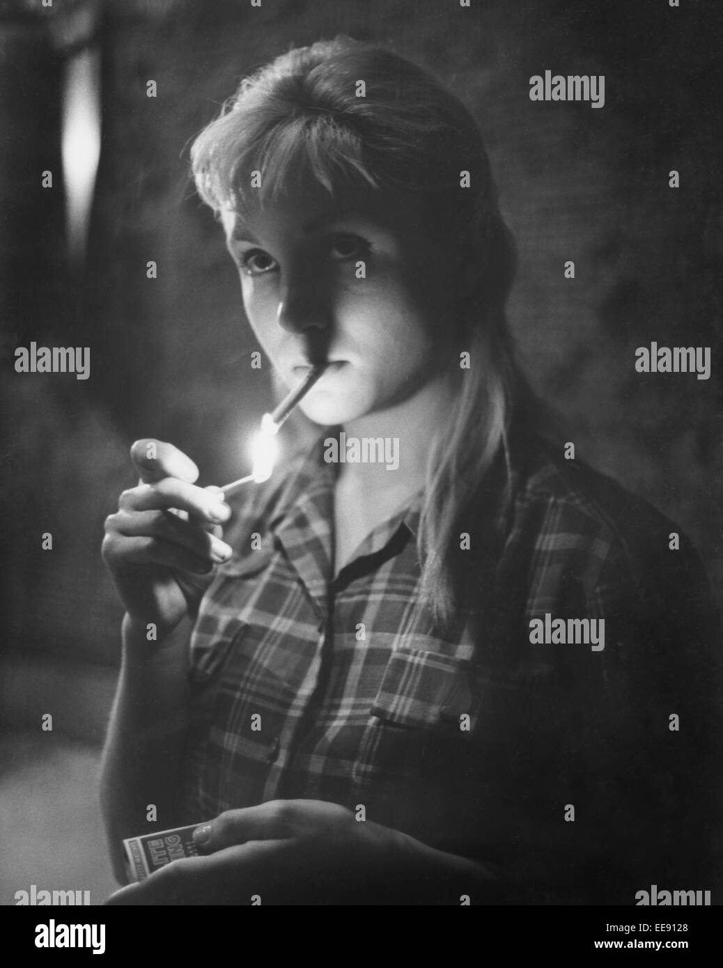 Susan Oliver, on-set of the film, "The Green-Eyed Blonde", 1957 Stock ...