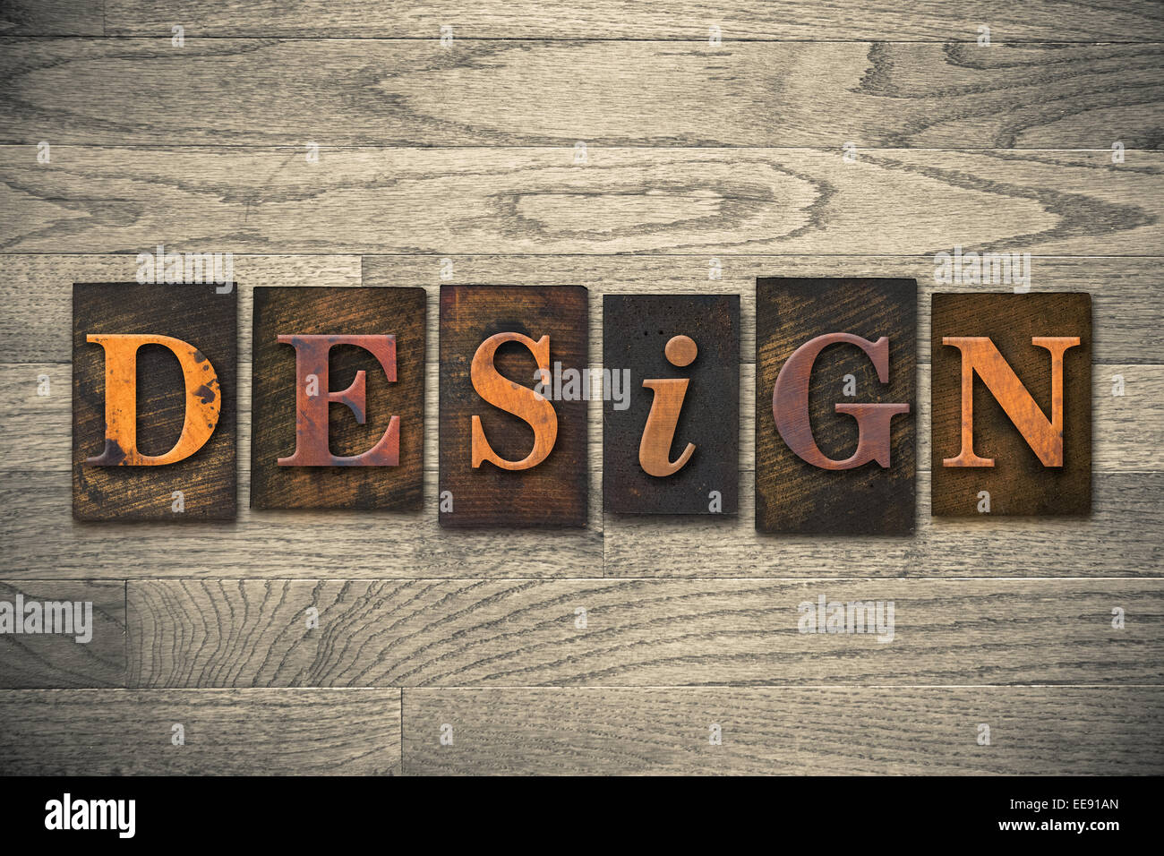 The word "DESIGN" written in wooden letterpress type Stock Photo - Alamy