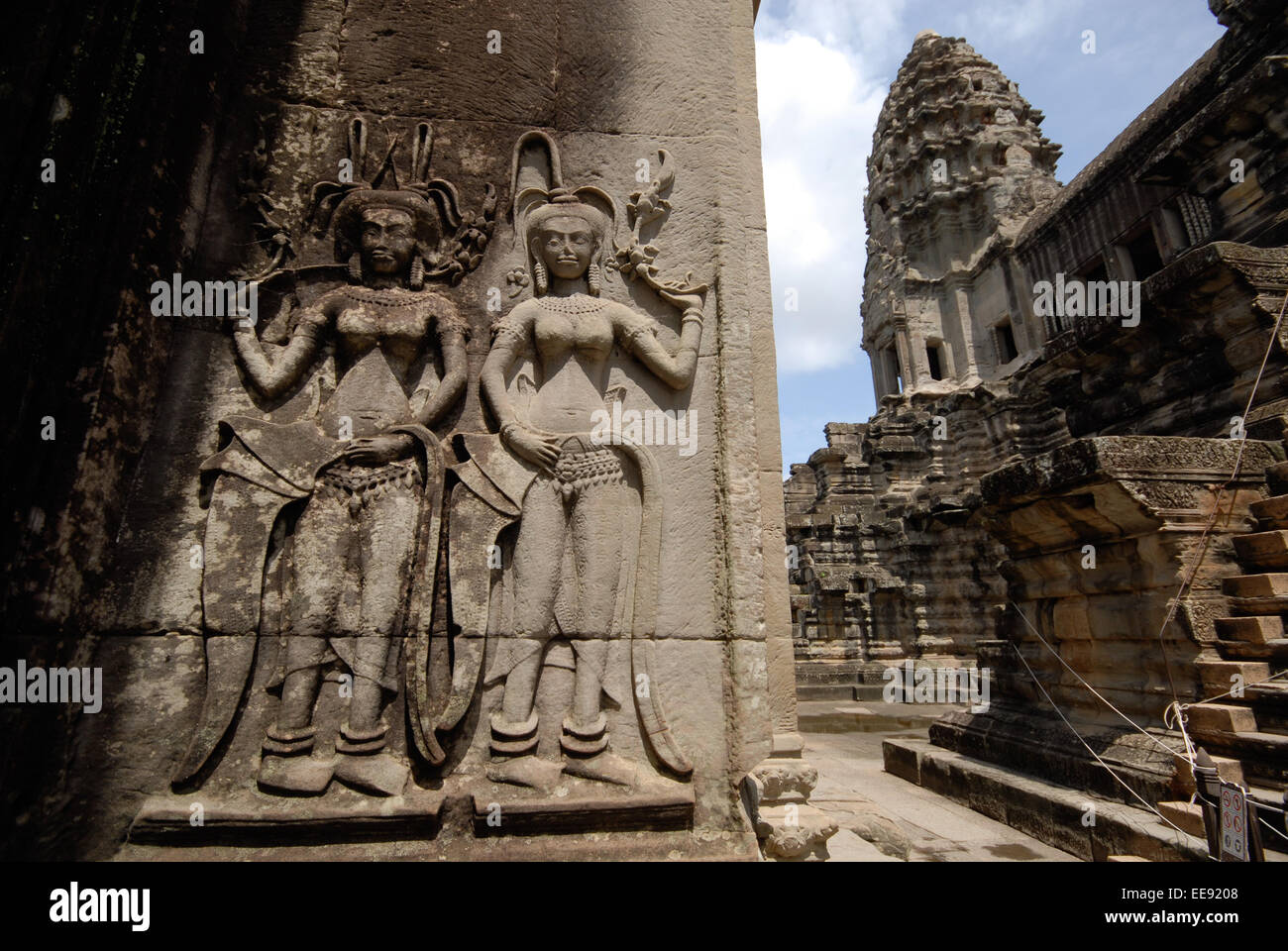 ruins of angkor thom at angkor wat cambodia Stock Photo - Alamy