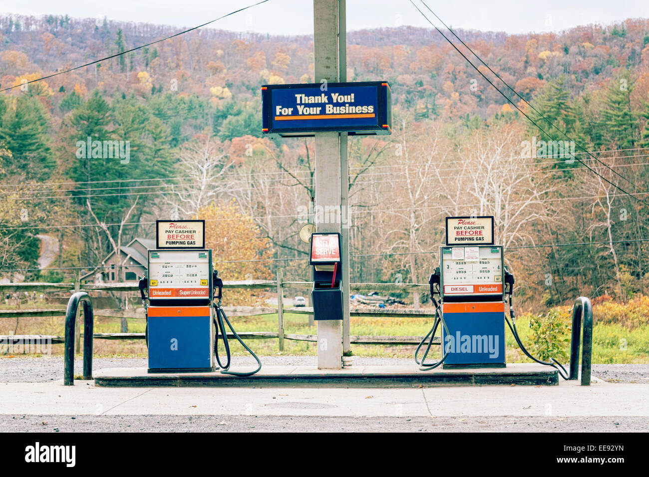 Old gas station in pennsylvania hi-res stock photography and images - Alamy
