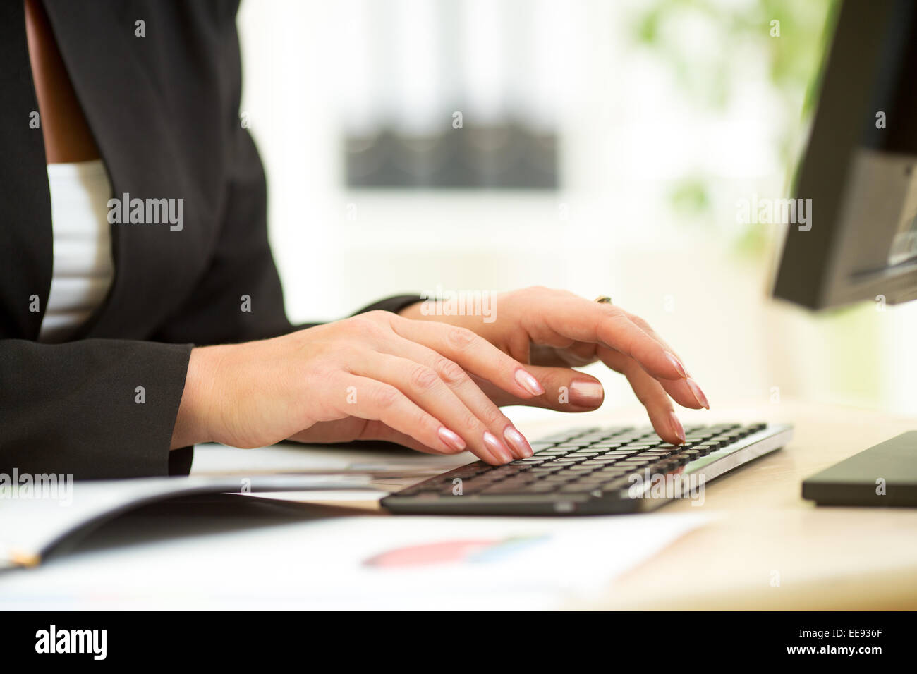 Female hands work keyboard hi-res stock photography and images - Alamy