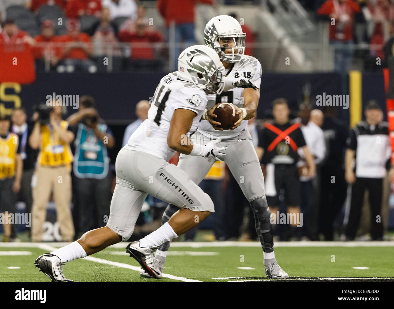 Arlington, Texas, USA. 12th Jan, 2015. Oregon Ducks quarterback Marcus ...
