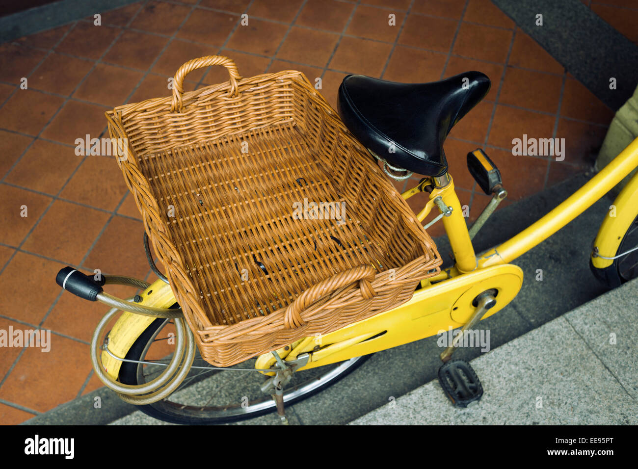 Straw bicycle hi-res stock photography and images - Alamy