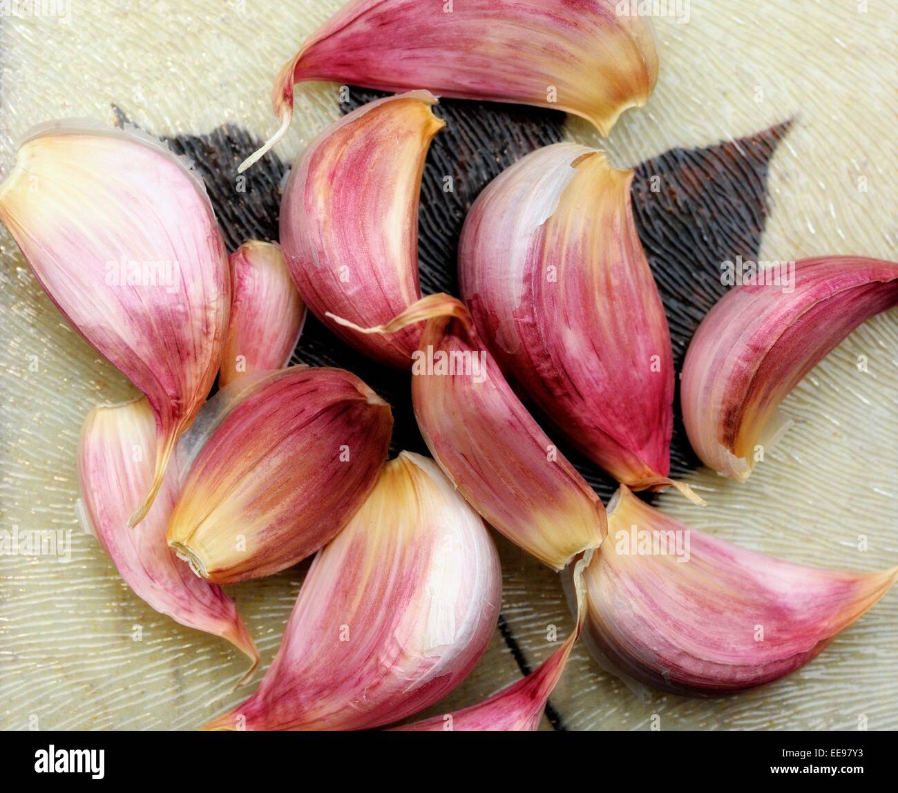 One clove of garlic hi-res stock photography and images - Alamy