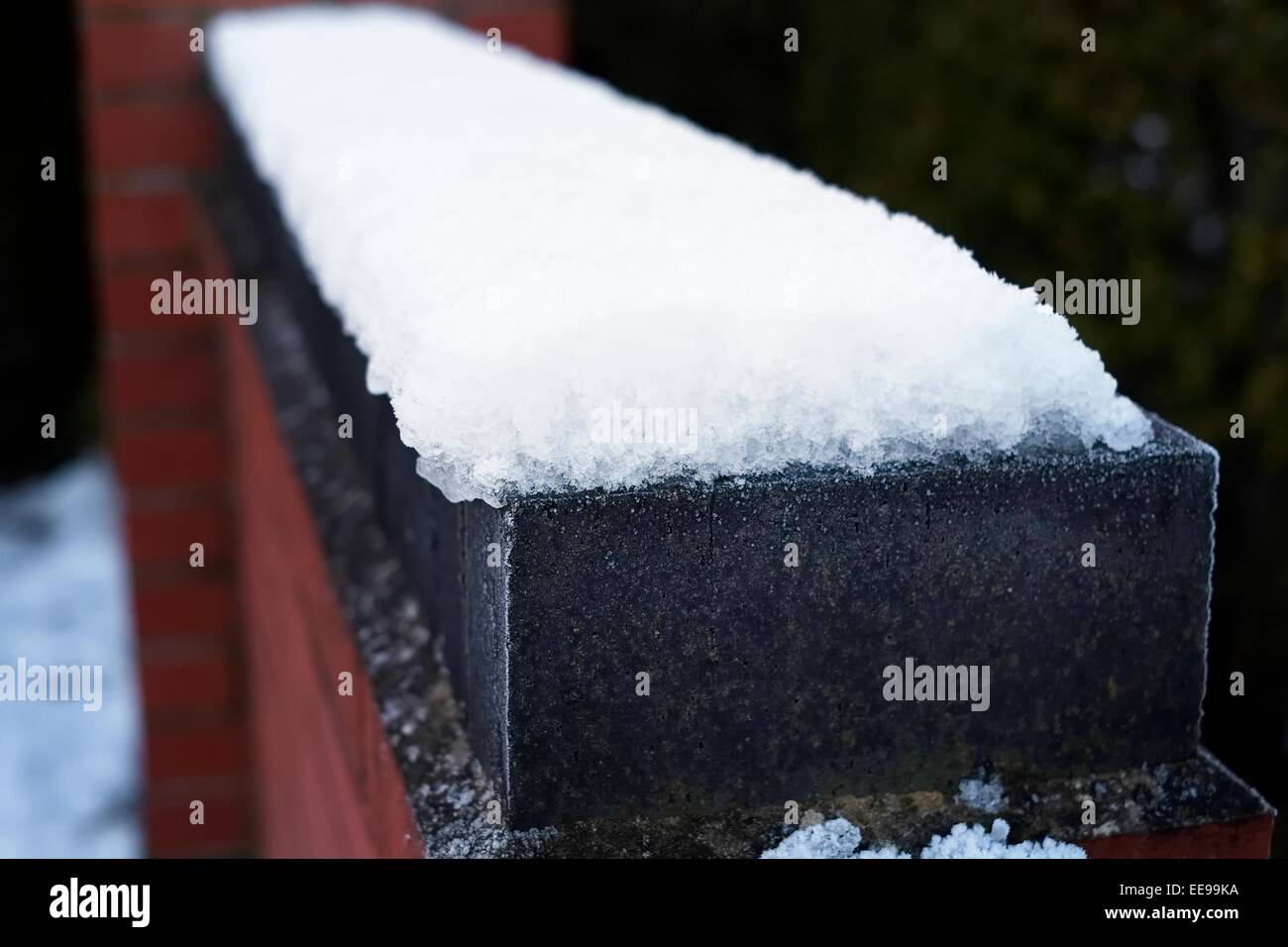 House rooftops england, winter hi-res stock photography and images - Alamy