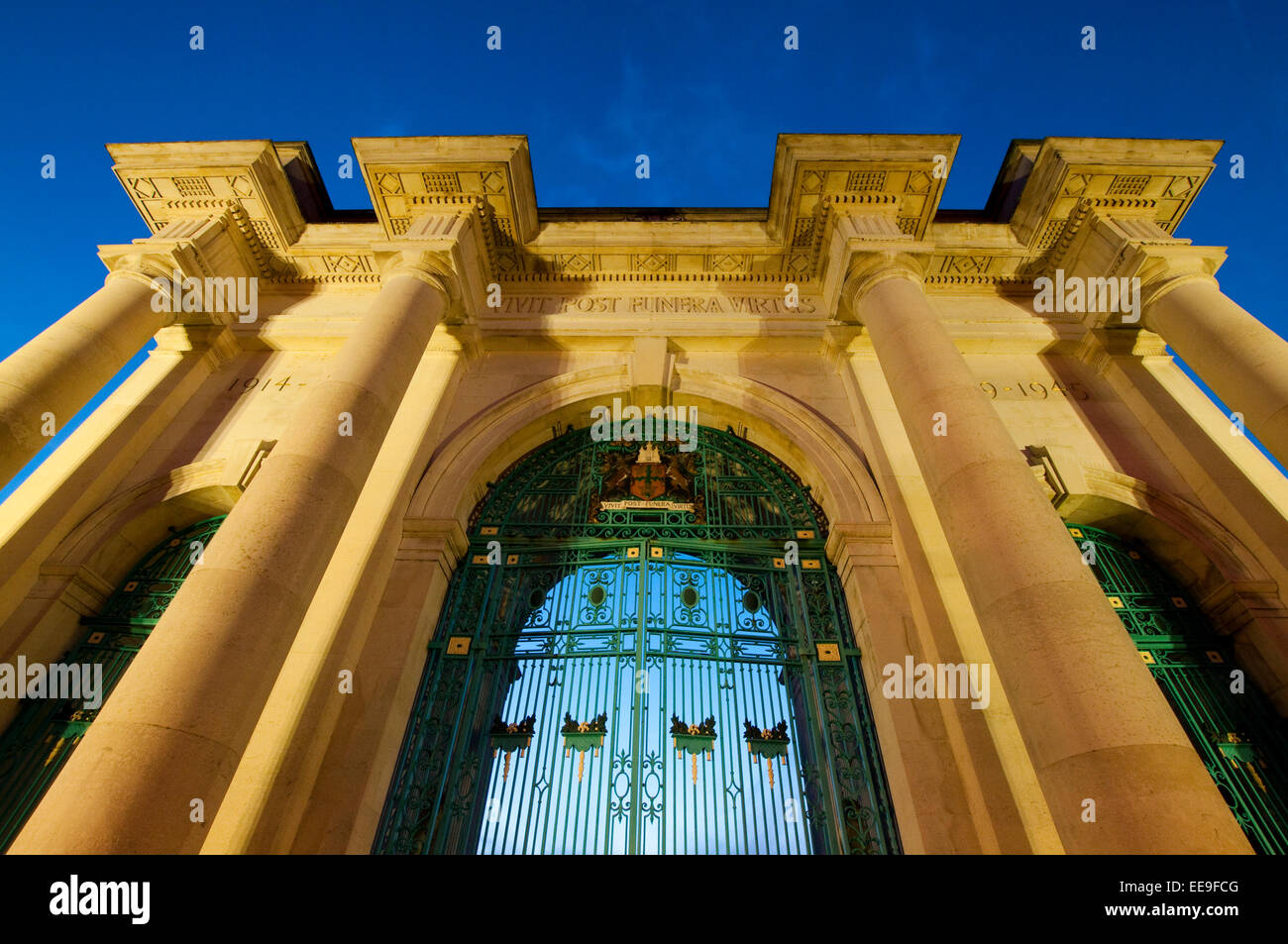 Dusk at the Victoria War Memorial in Nottingham, England UK Stock Photo ...