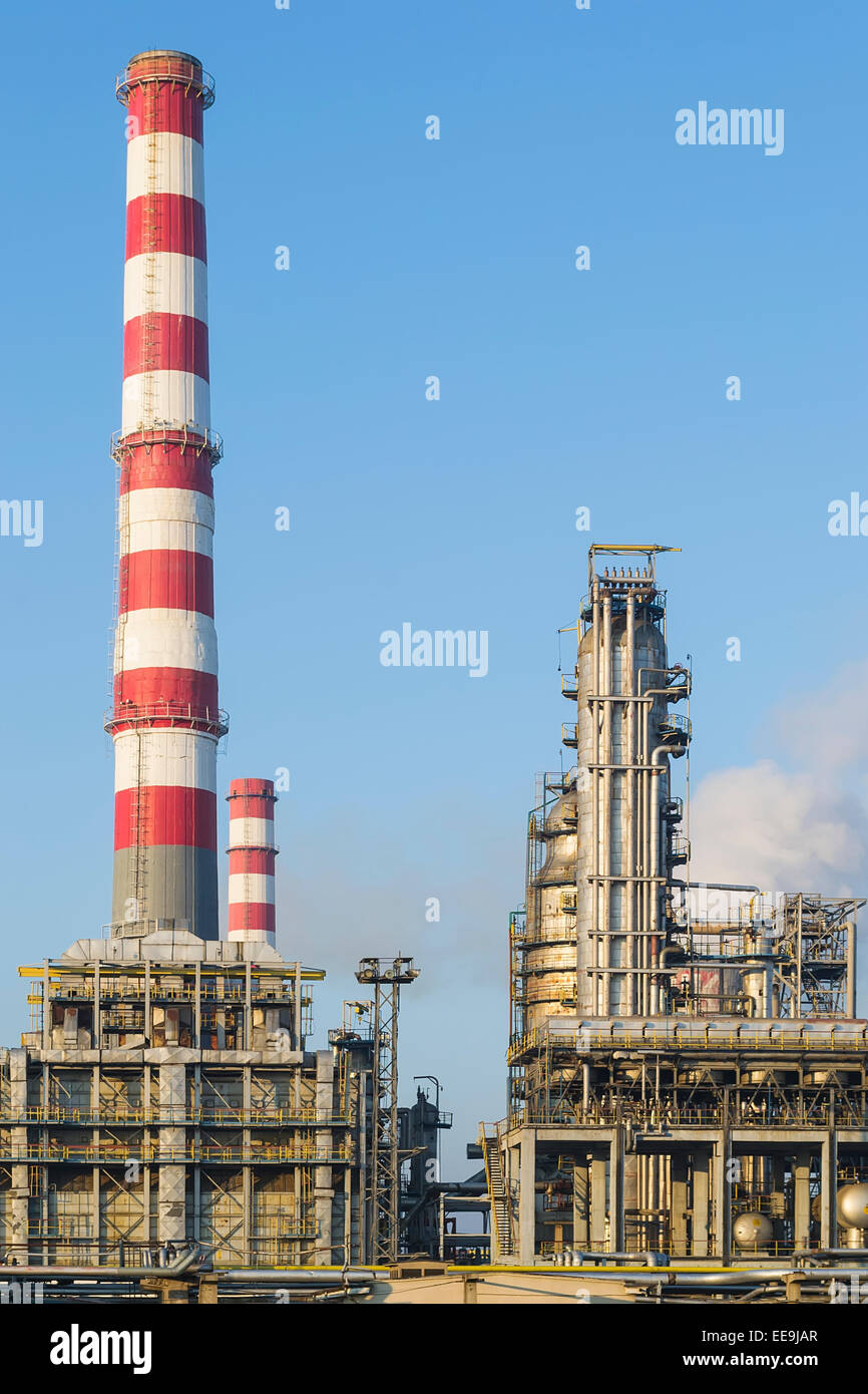 A part of the complex installations of a refinery Stock Photo - Alamy