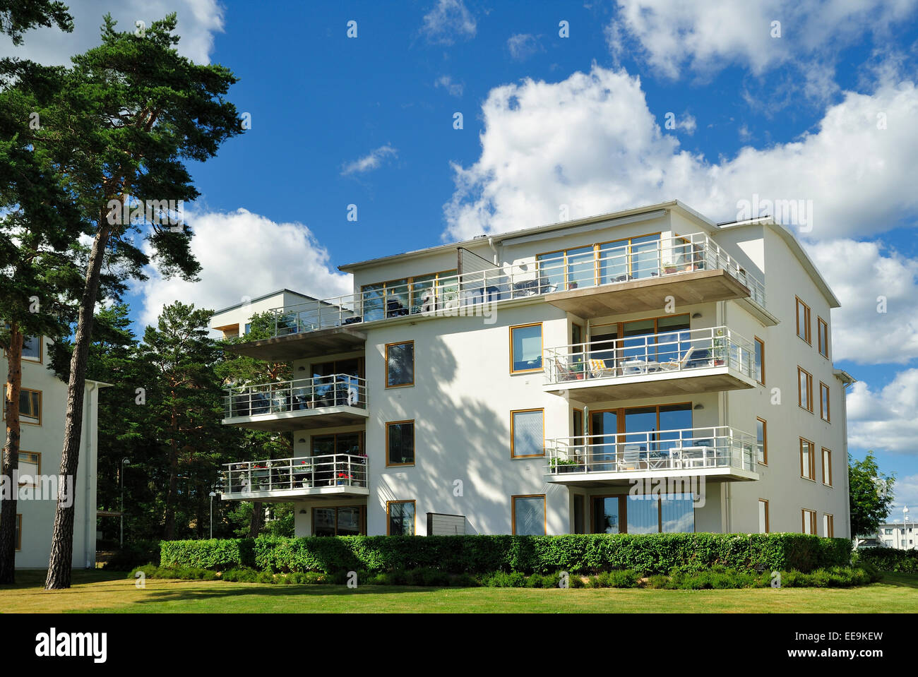 Apartment block hi-res stock photography and images - Alamy